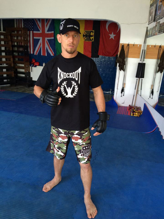 Tulceanul Daniel Pascale luptă în gala profesionistă de MMA de la ...