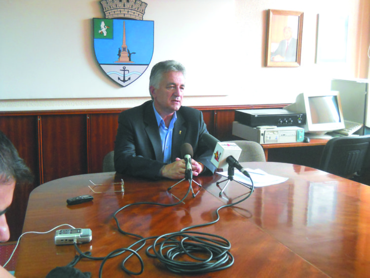 Primarul Hogea, detaşat în perspectiva alegerilor parlamentare - Ziarul ...