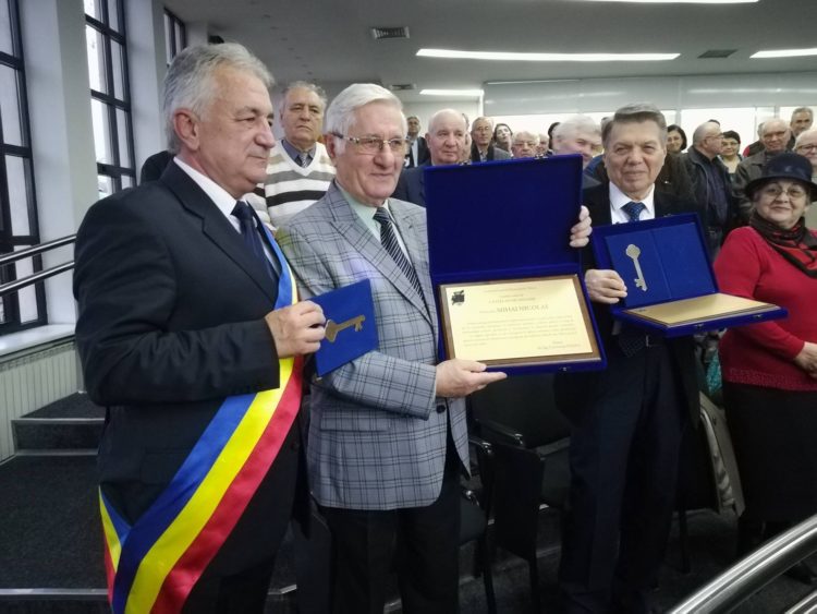 Nicolae Mihai şi Victor Iancu, cei mai noi cetăţeni de onoare ai ...