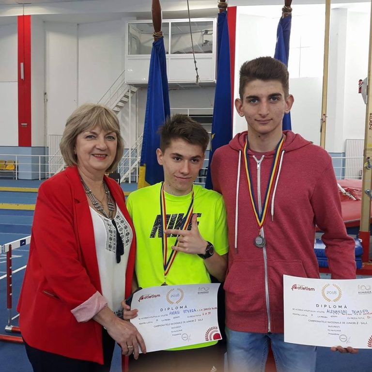 O medalie de argint şi două de bronz pentru elevii Elenei Fidatov la ...