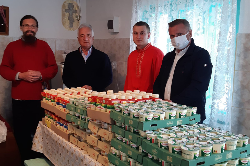 Primăria Tulcea este aproape de bătrâni: pachete cu produse lactate ...